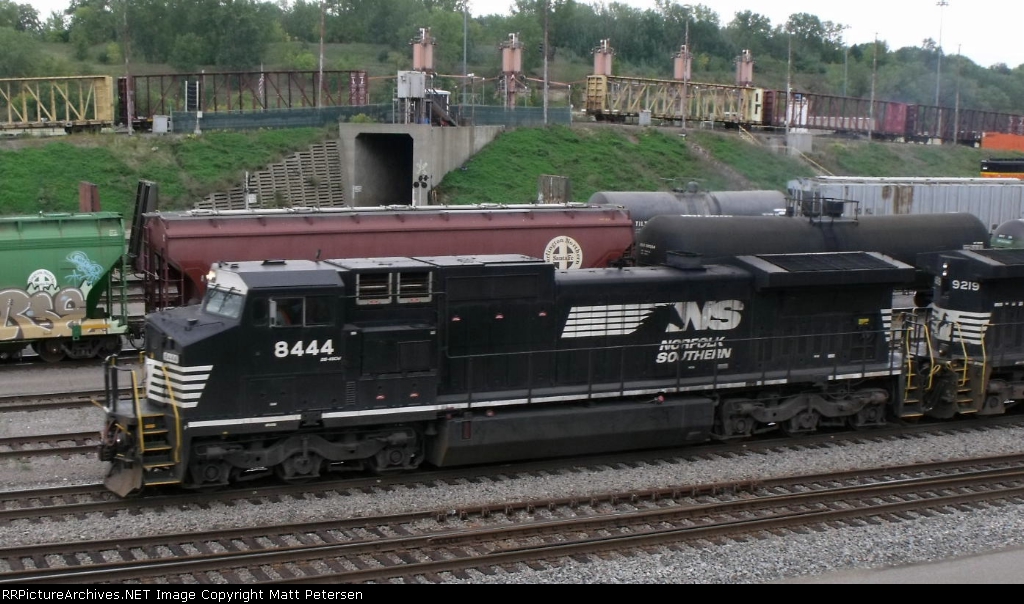 NS 8444